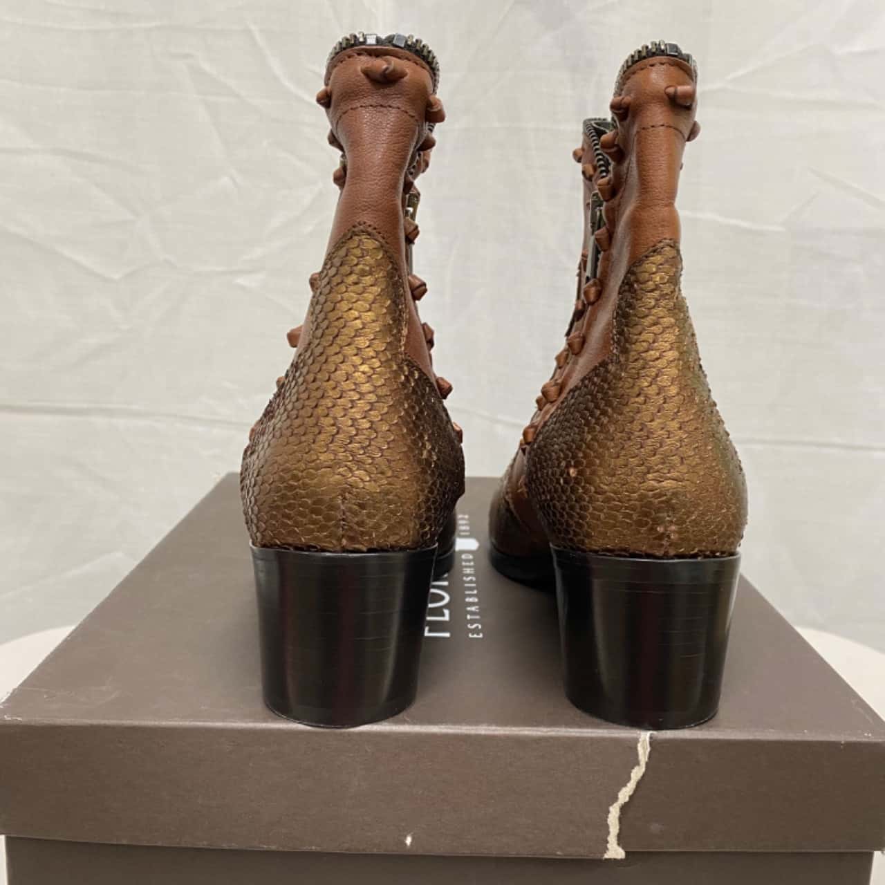 Florsheim Womens Size 38 Brown Leather Clara ankle boots (s)
