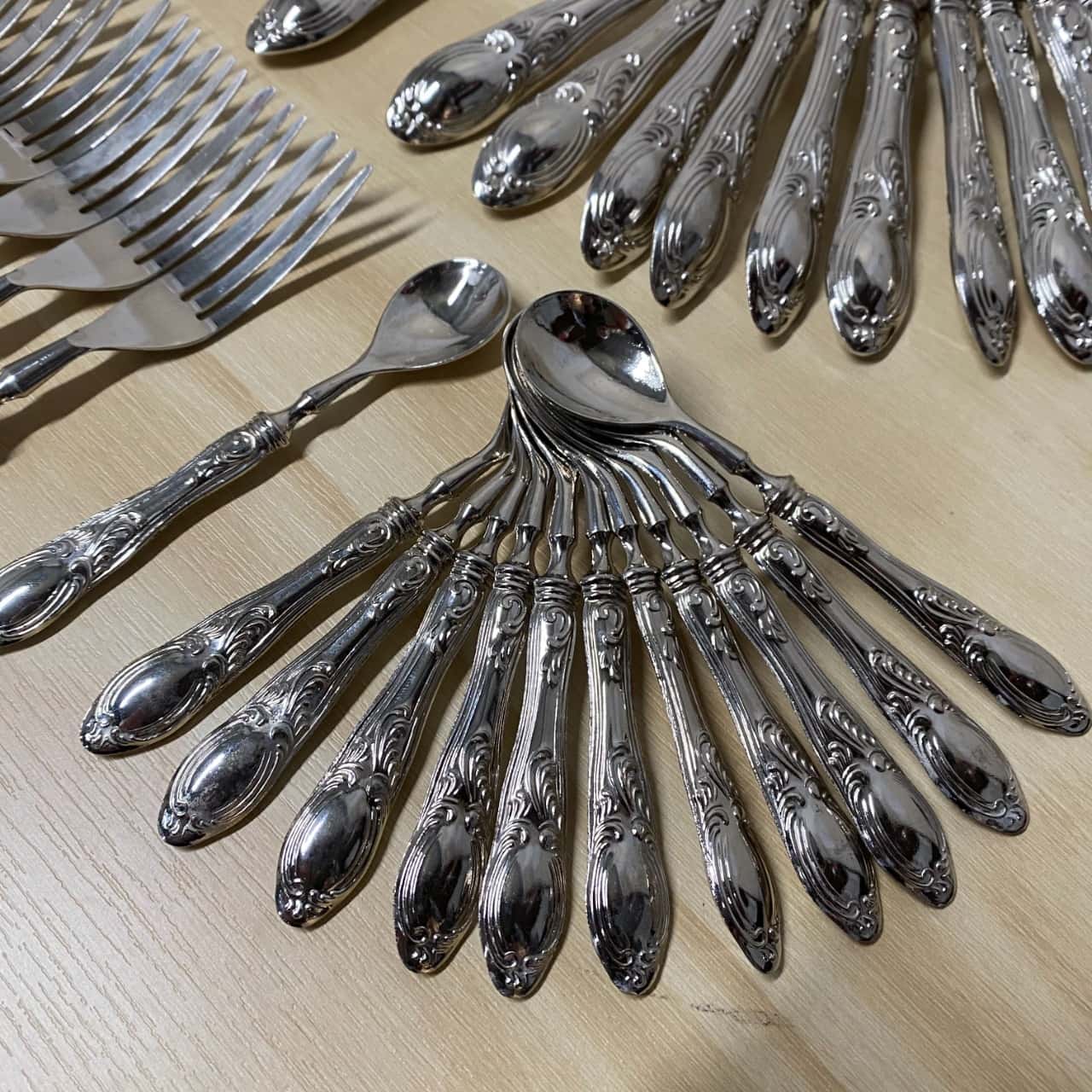 Vintage 48 Piece Cutlery Set(s)