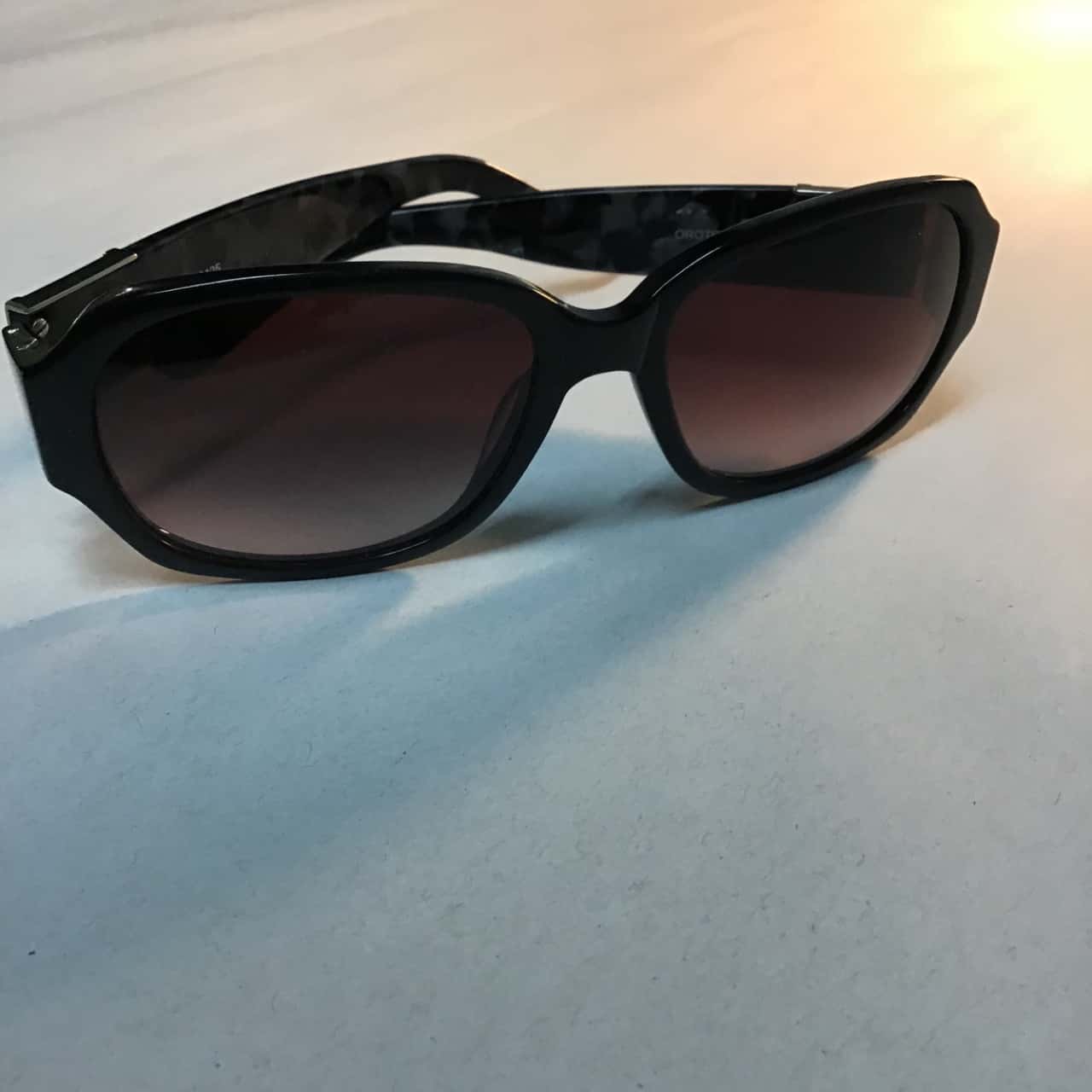 Womens black Sun Glasses (s) - Used Very Good | Salvos Stores