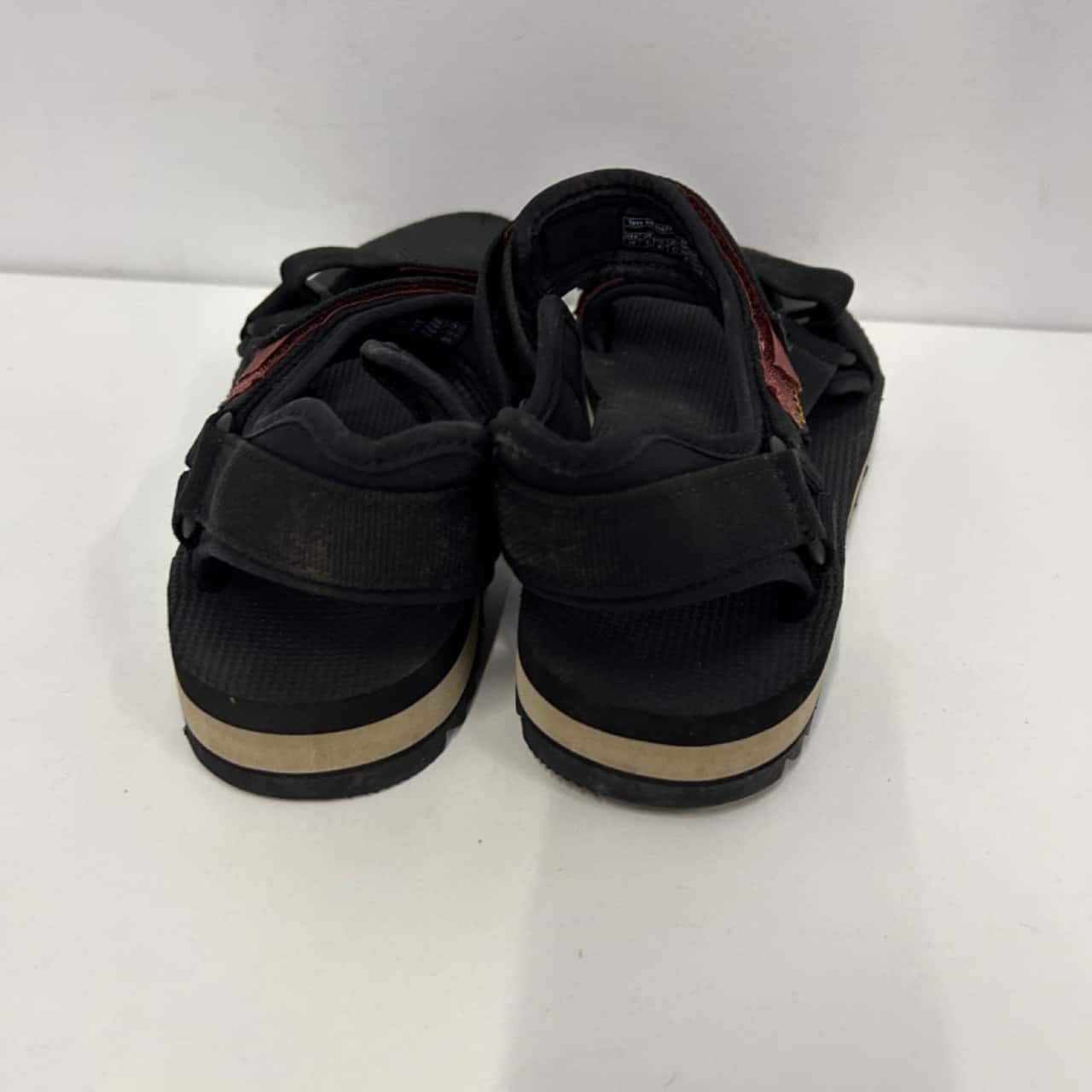 Teva Vibram Size EUR 41 Black (s)