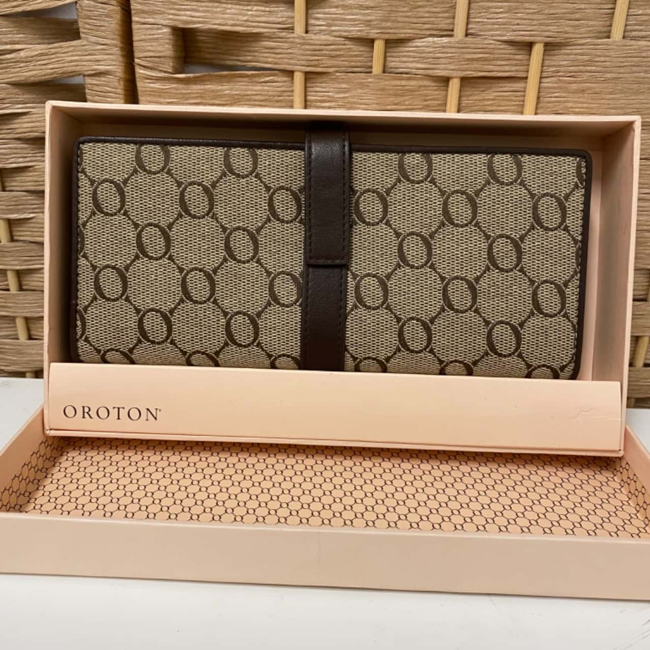 OROTON Ladies Slim Wallet Signature Canvas Leather(s)