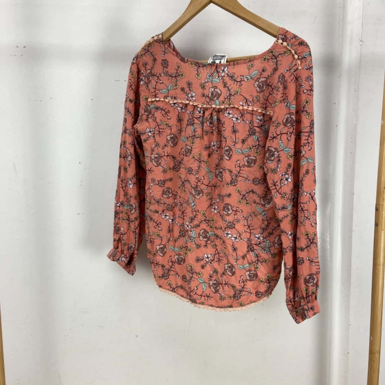 Jaase Size XS Long Sleeve Pink crop top(s)