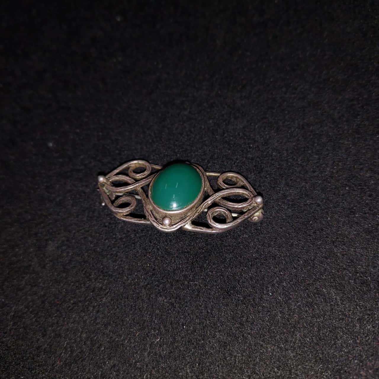 Silver 925 Hallmarked Brooch Green Stone Vintage Pin 8g Jewellery .925(s)