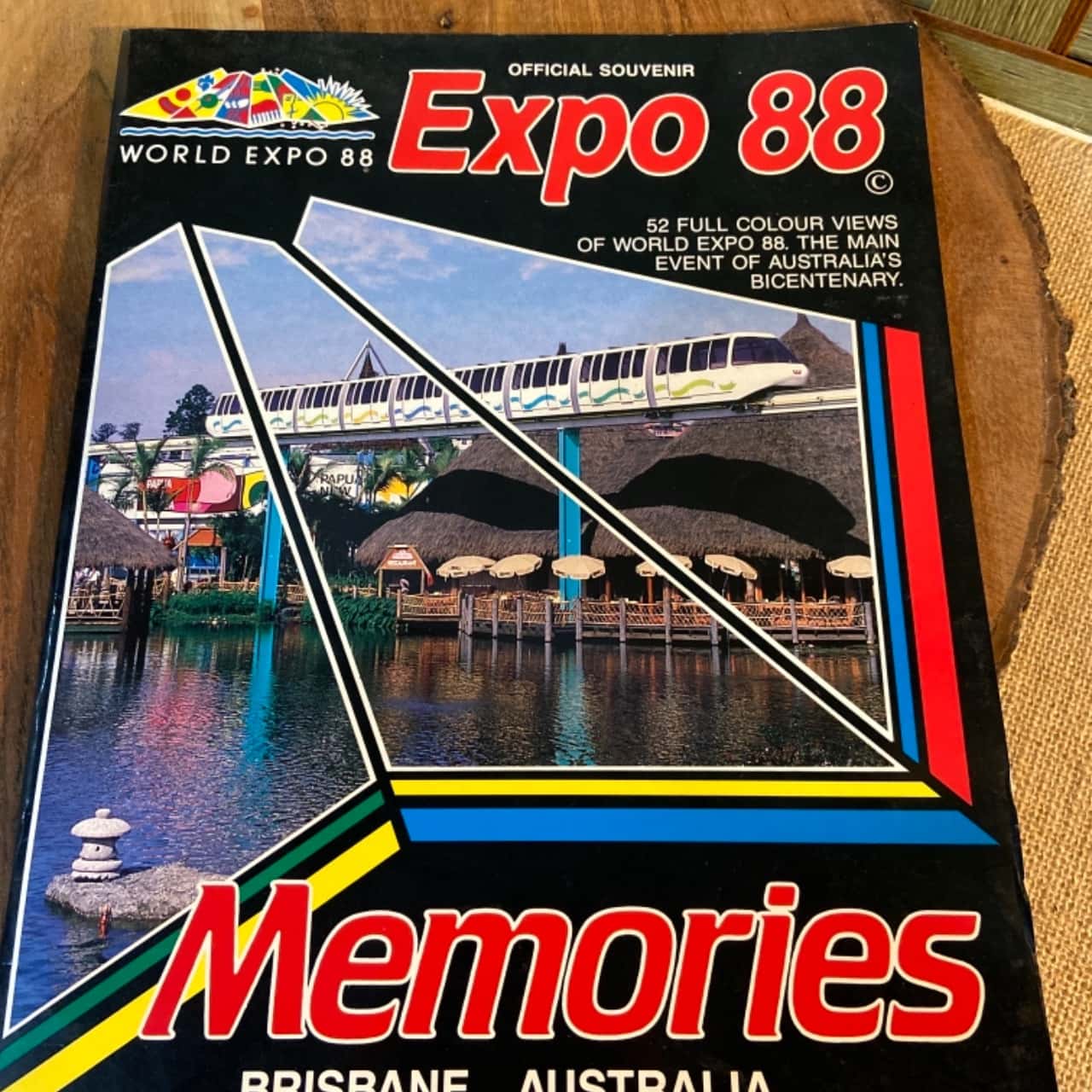 Souvenir Guide - World Expo 88 Memories(s)