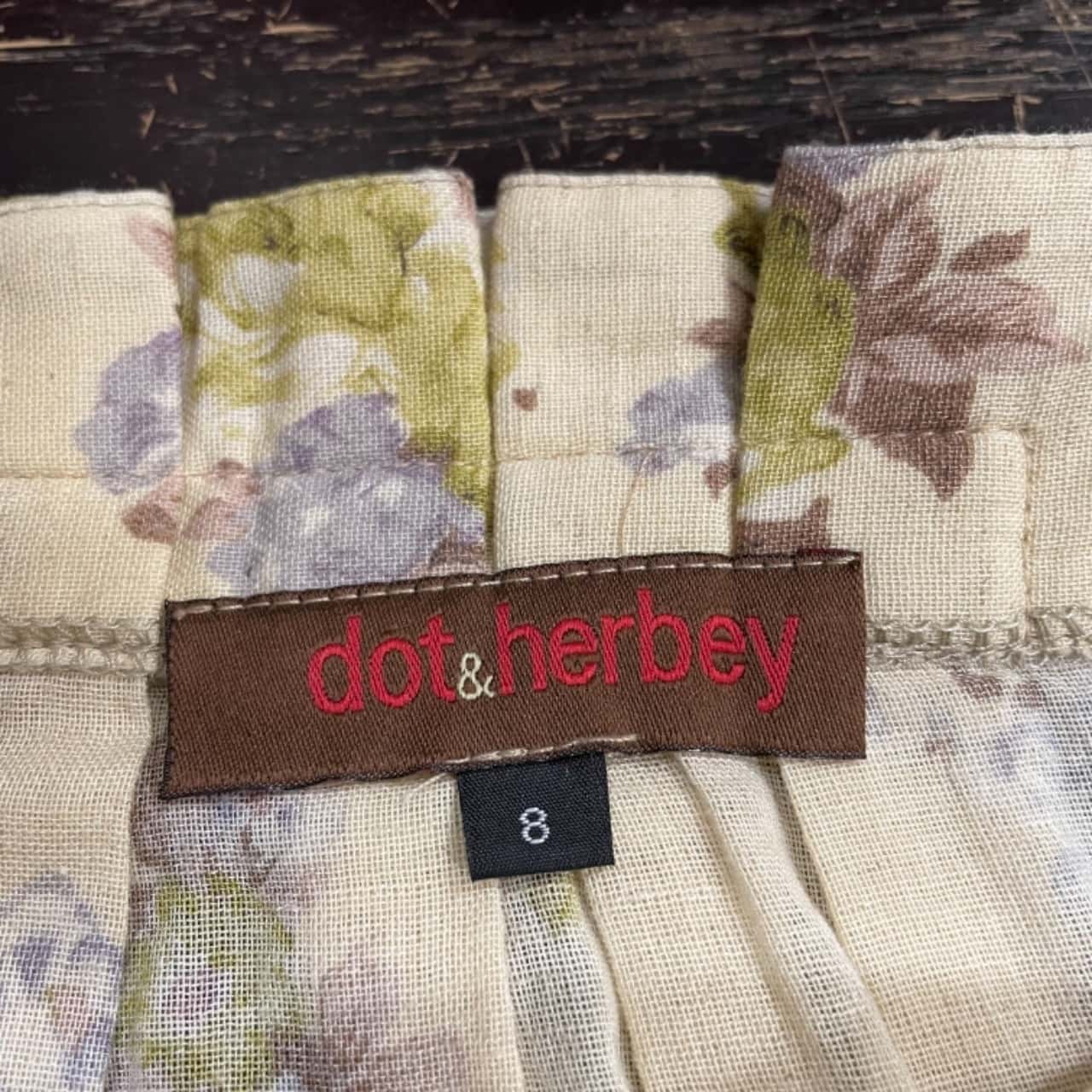 Dot & Herbey Beige Floral Skirt Size 8(s)