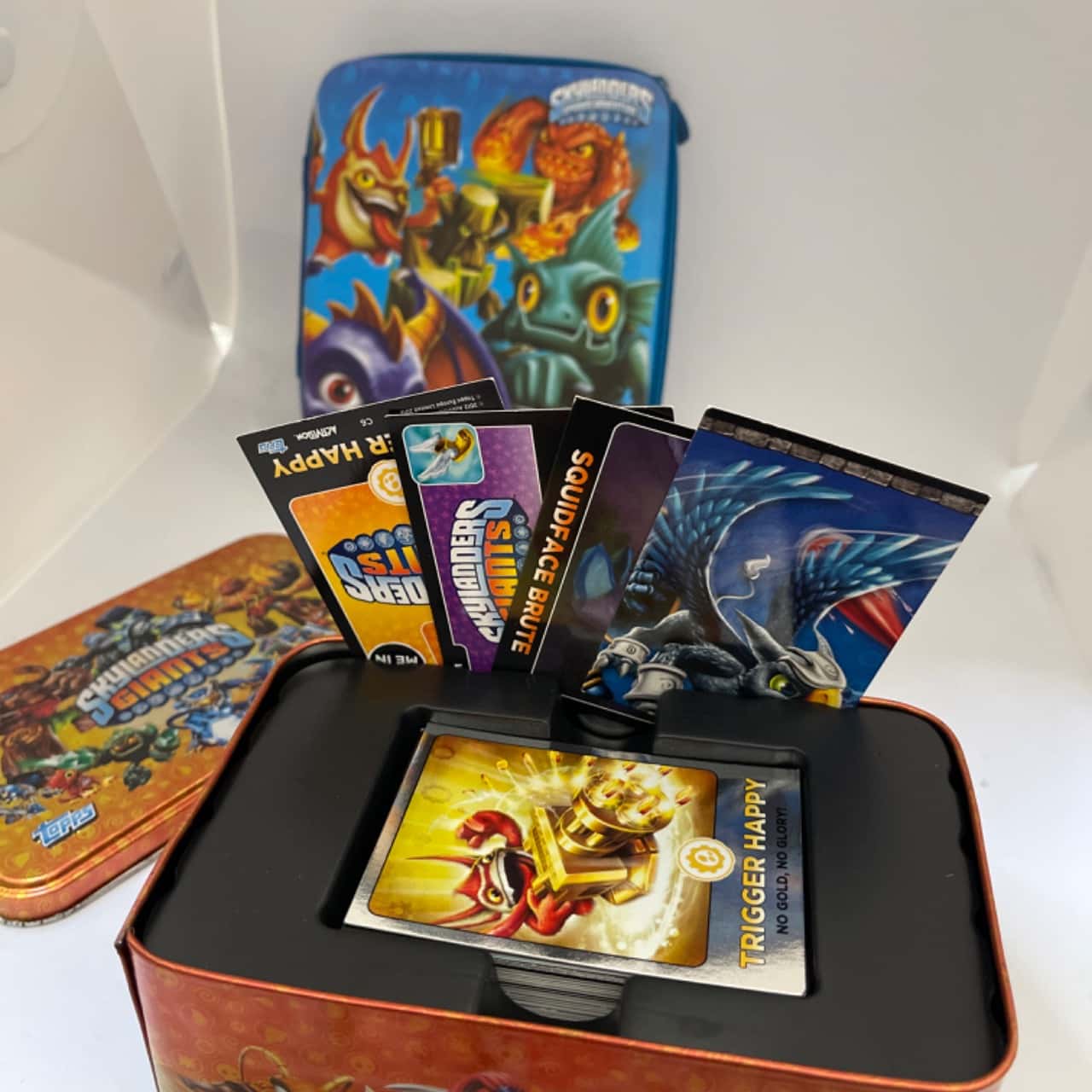 Topps Skylanders Giants Collectors Tin - 35 Cards One Limited Edition ...