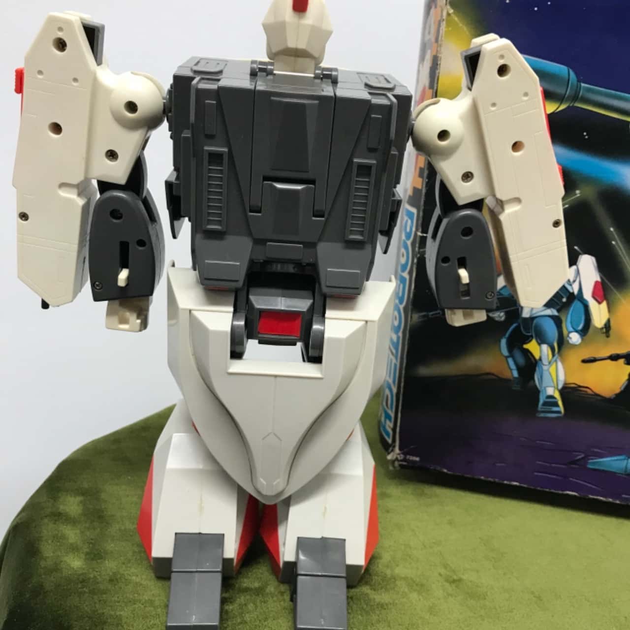 Original 1986 Matchbox Robotech -Veritech Hover Tank