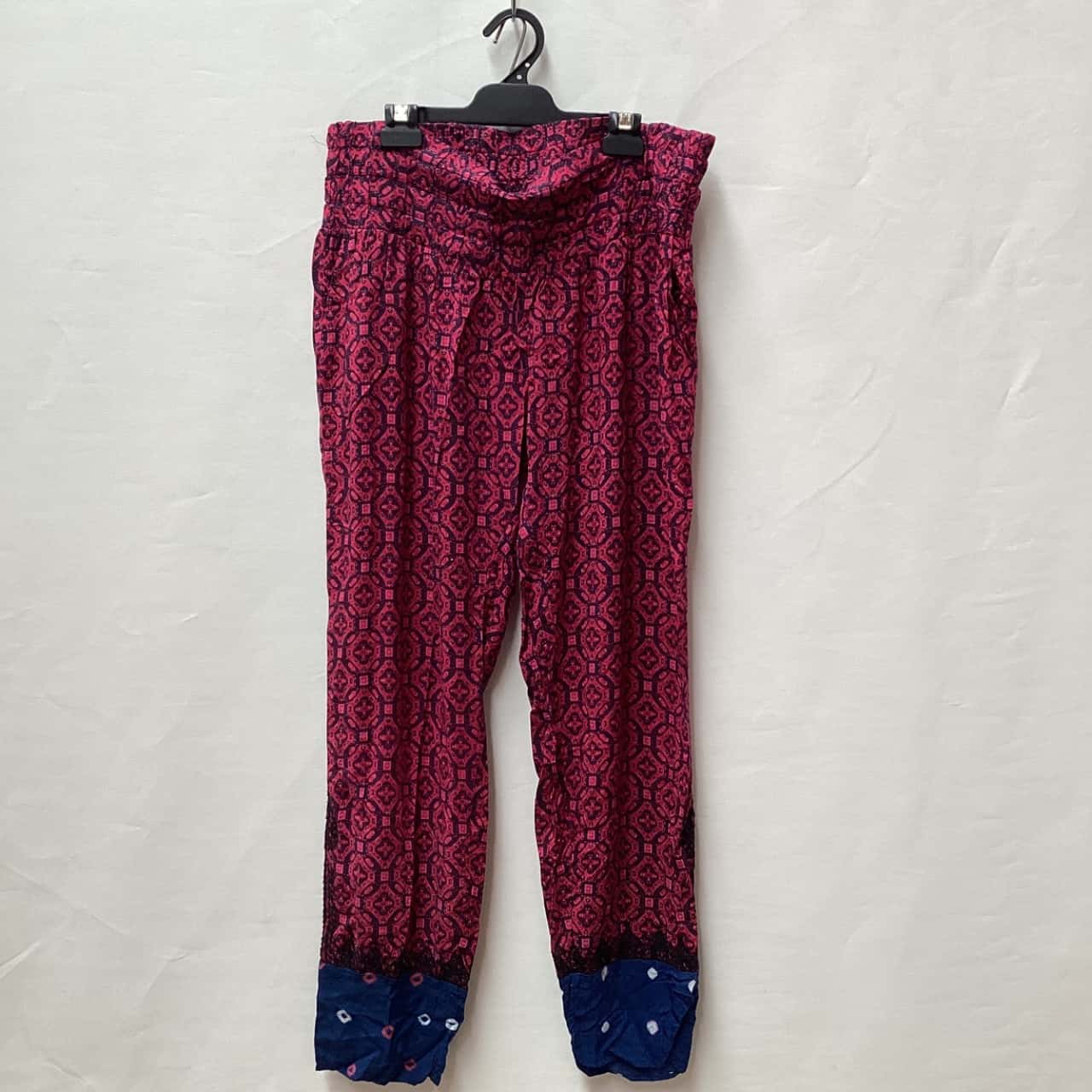 Tigerlily Womens Size AUS 12 Pink pattern pants (s)