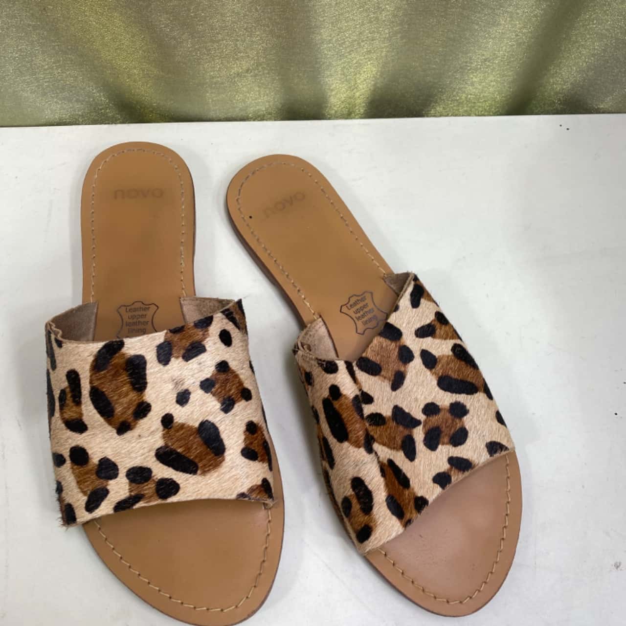 Novo leopard slides size 7(s)