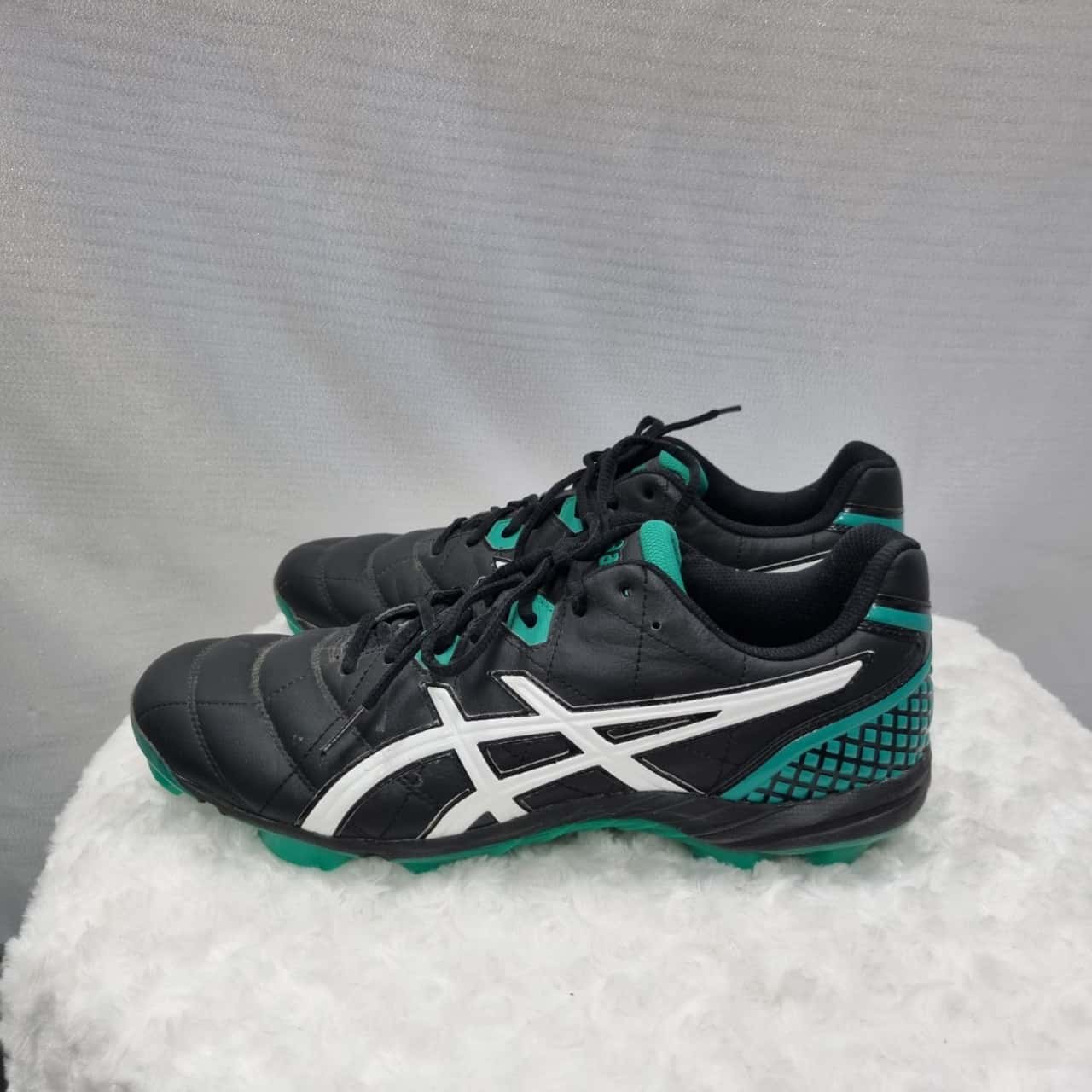Asics Football Mens Shoes Size US10.5 Black / Green / White (s)