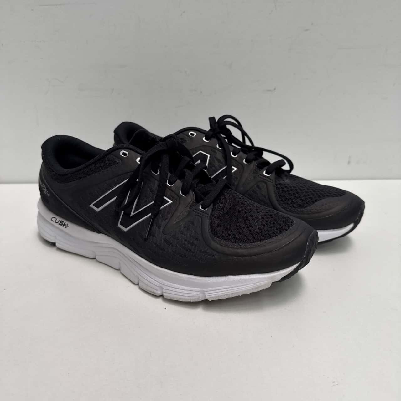 New Balance Mens Size 44 Black (s)