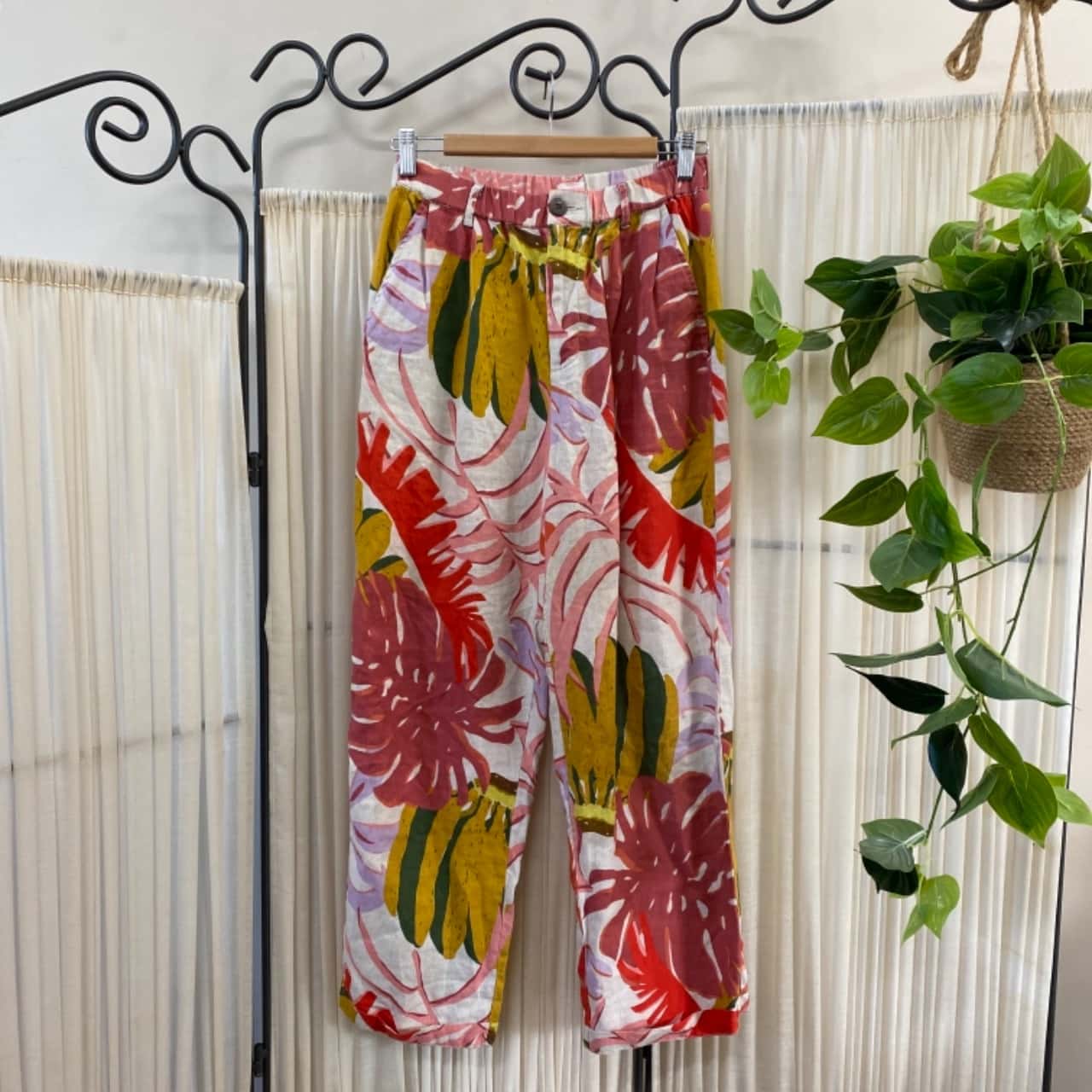 Gorman Women's Size 8 Leaf Pattern Linen Pants(s)