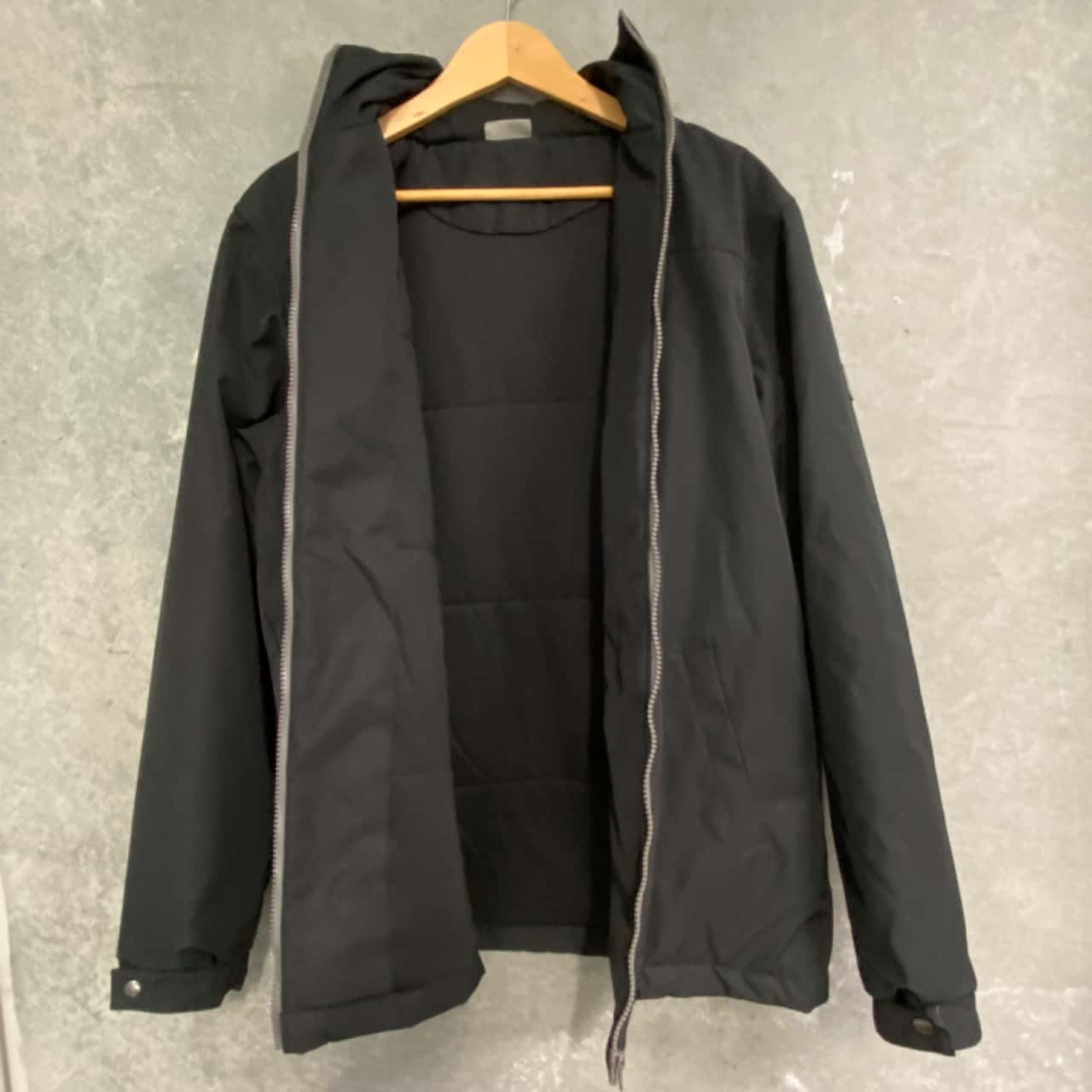 Outrak Mens Size L Front Zipper / Hood Jacket Black