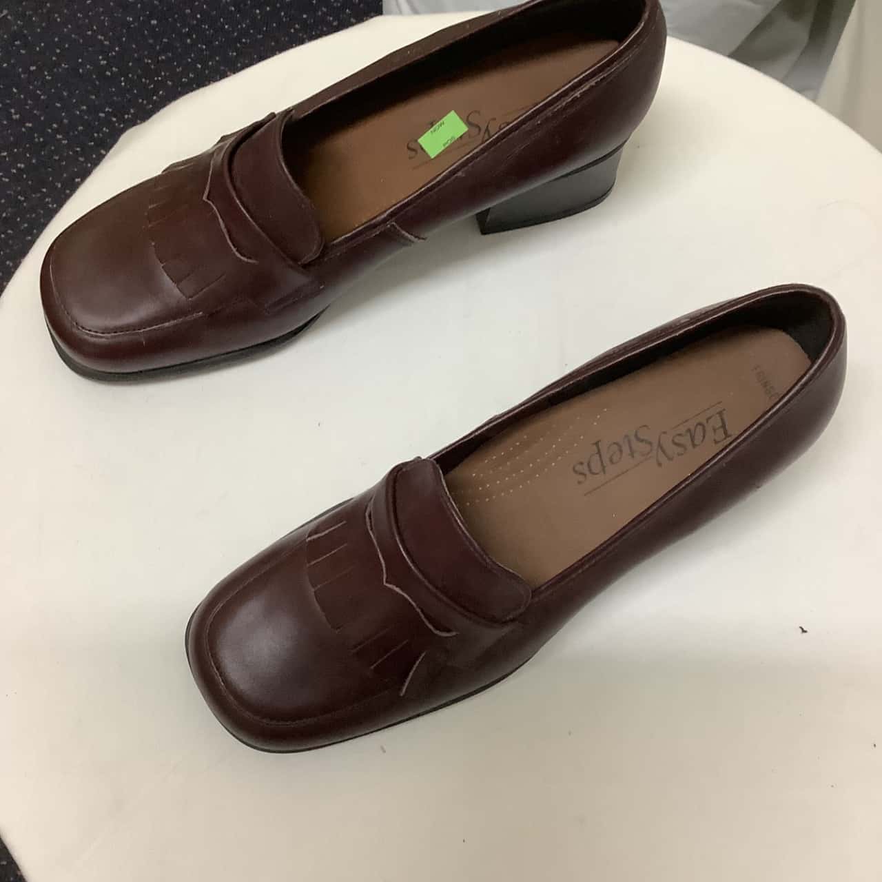Easy Steps Womens Brown shoes size 7.5C
