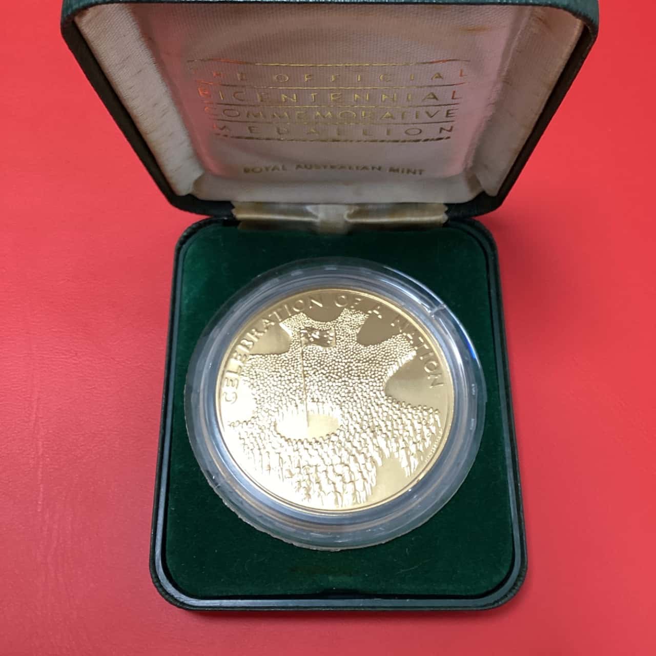 Australian bicentennial medallion (s)