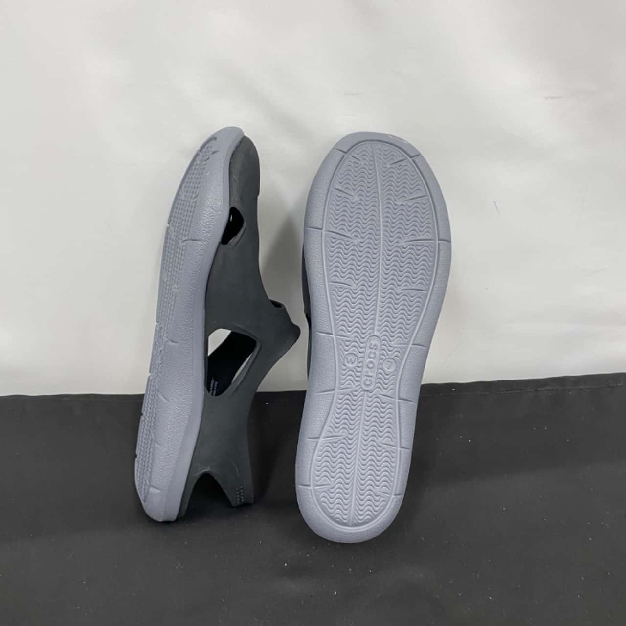 Womens Brand new Crocs Size 7