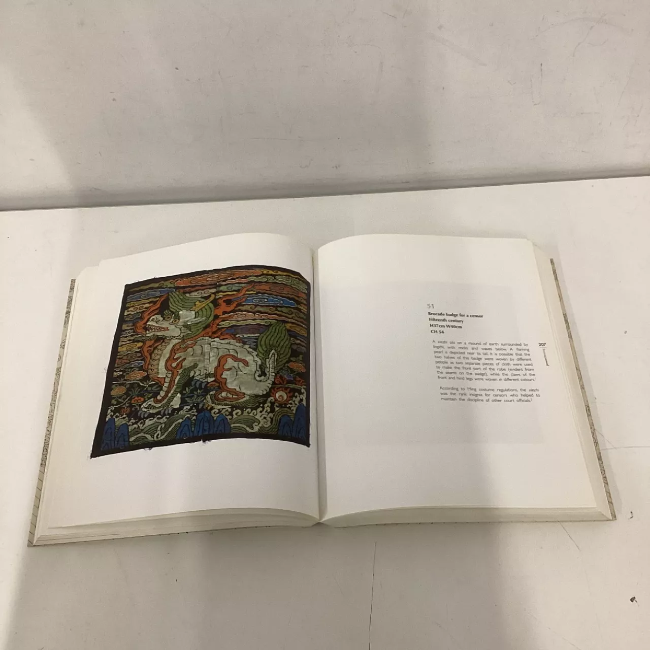 Power Dressing: Textile for Rulers and Priests from the Chris Hall ...