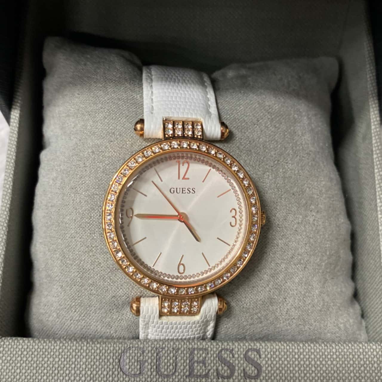 Guess Womens watch new (s)
