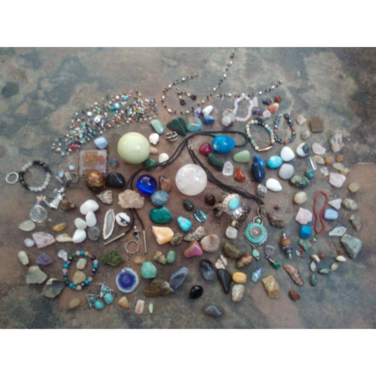 Assorted Gemstones / Crystals/ Etc Bulk Lot!(s)