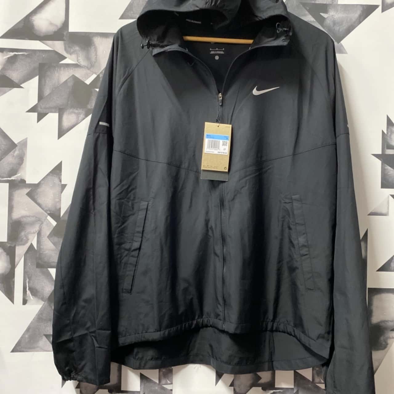 Nike Mens Size L Black running jacket new