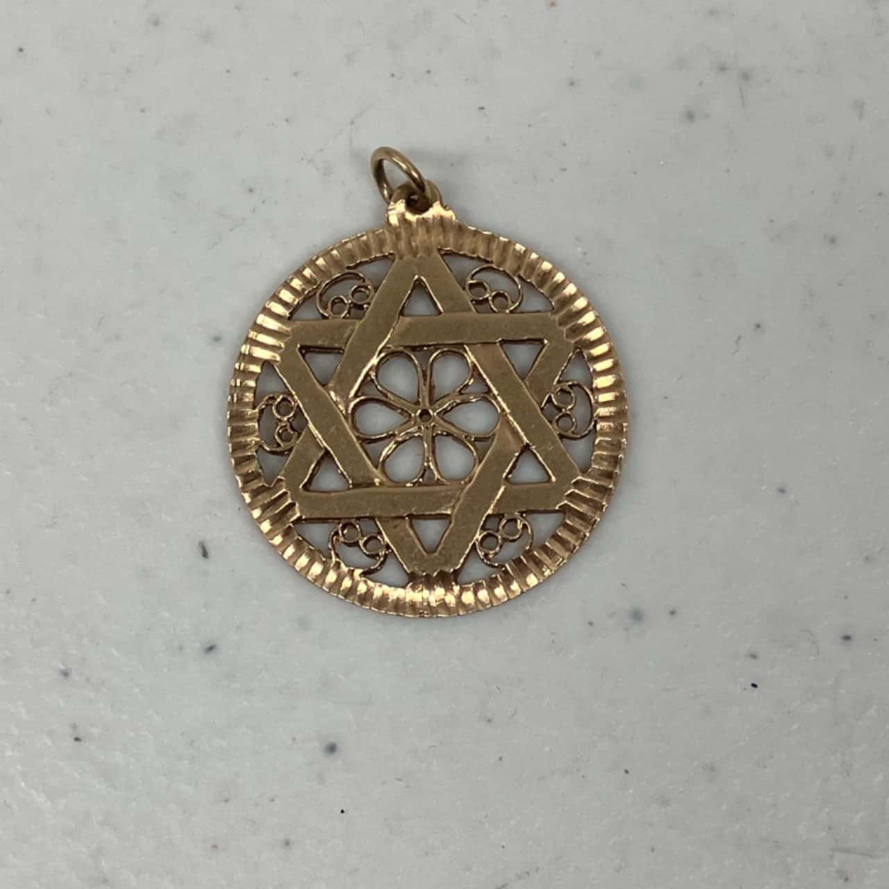 Women's Star Of David 9CT GOLD Marked 375 Pendant