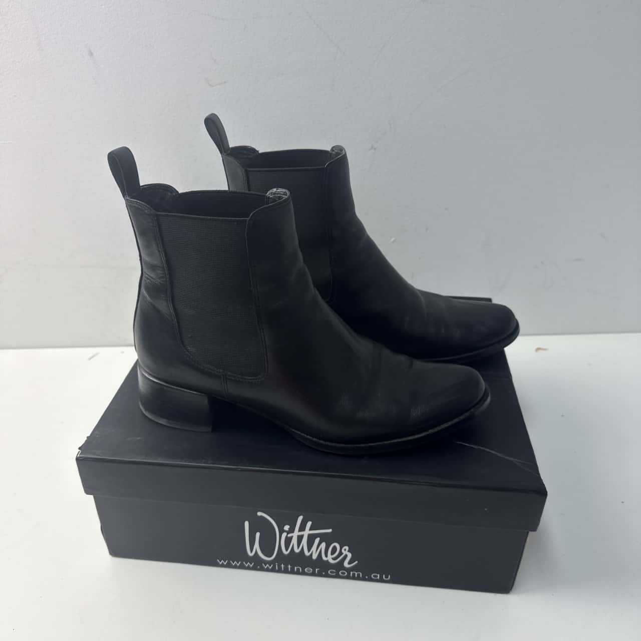 Wittner Size 38 Black leather ankle boots (s)