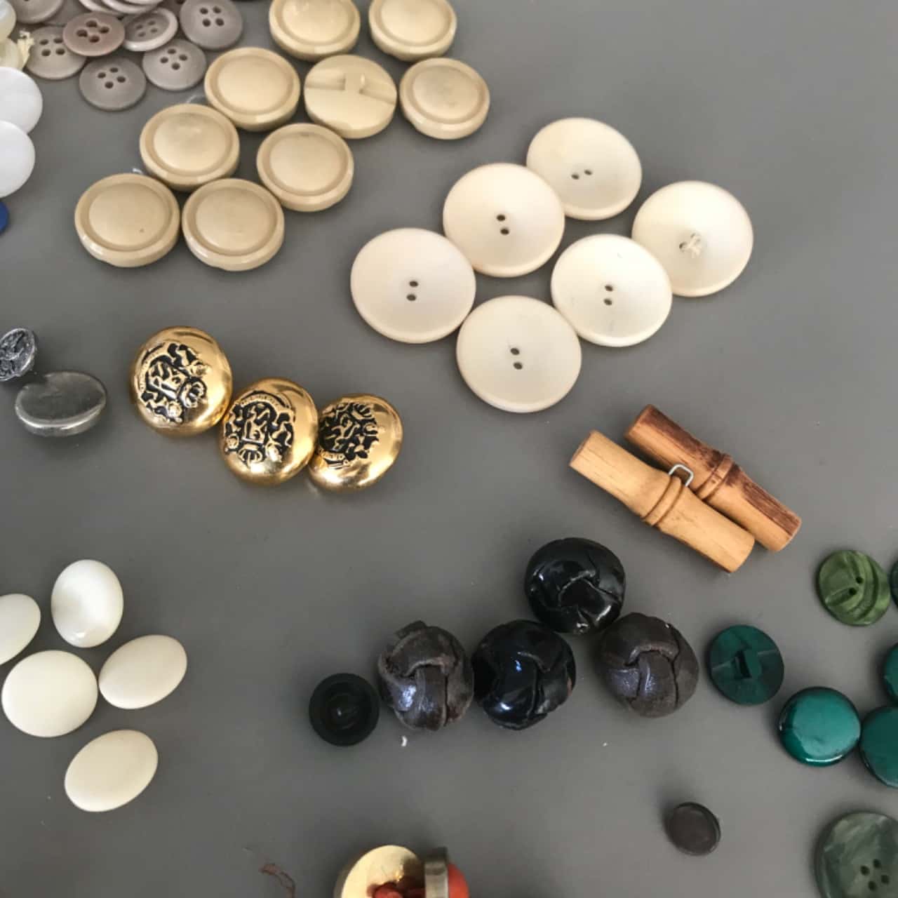 Vintage Tin of Buttons Assorted colours & Sizes(s)