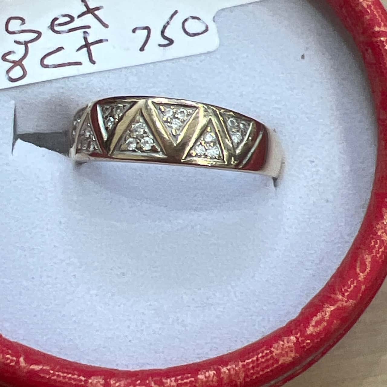18ct Women’s ring (s)