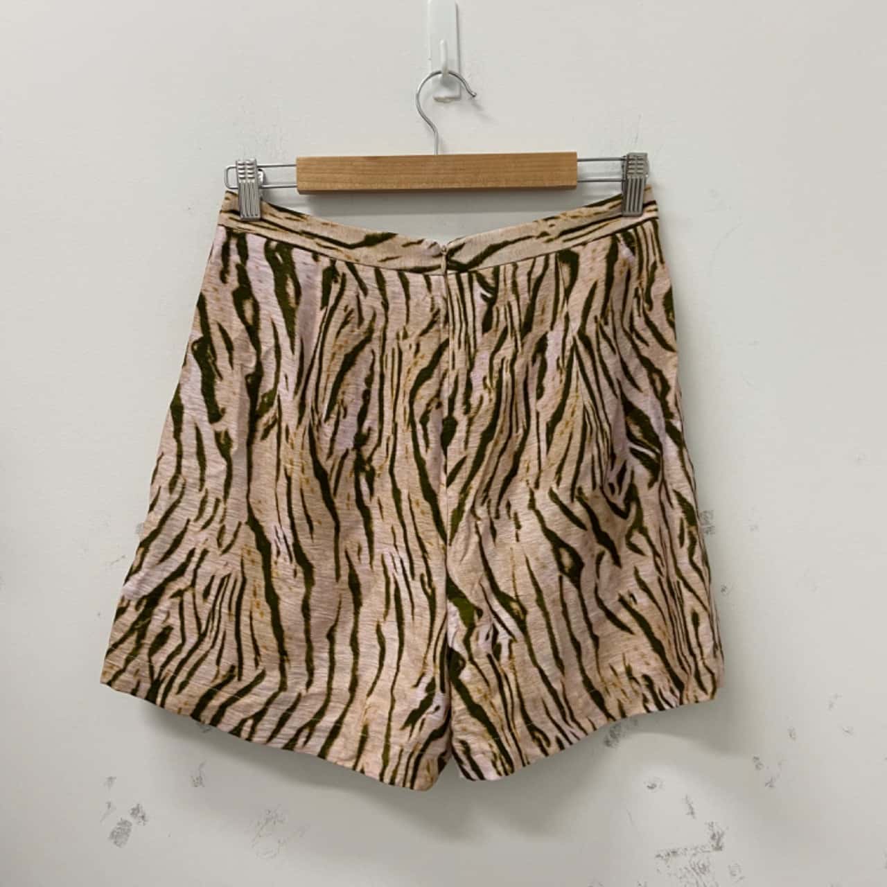Sheike Womens Size 10 Shorts Animal print