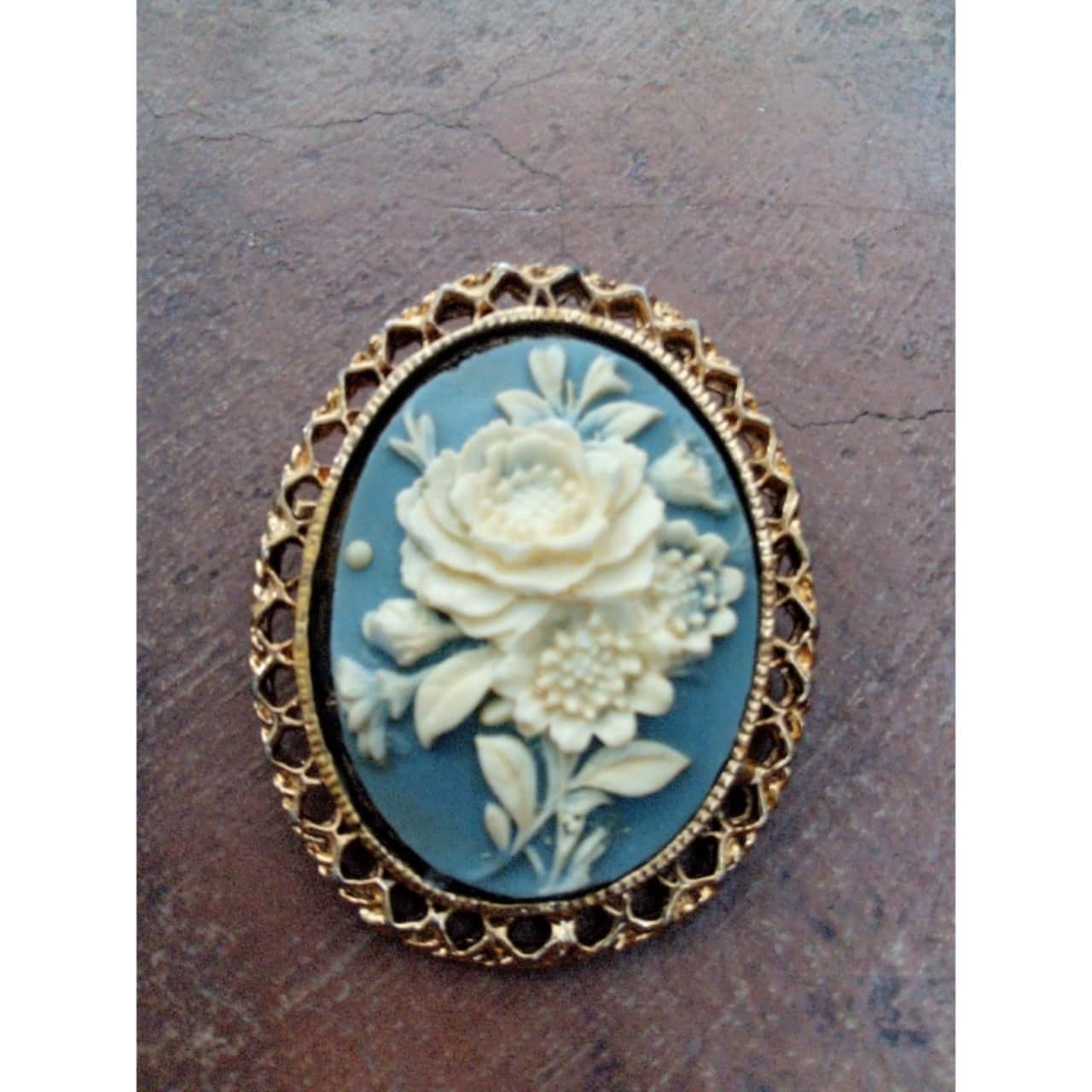 Pretty Floral Cameo Brooch(s)