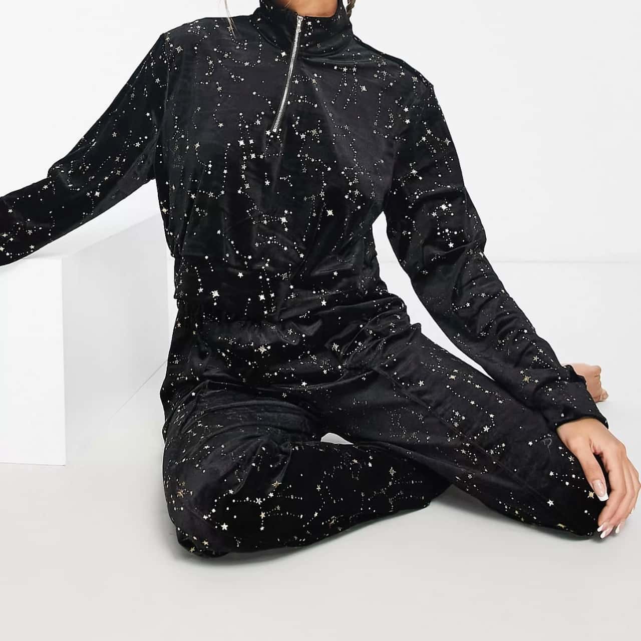 Night Velvet Lounge Set With Quarter Zip Size 16 in Black with Gold ...