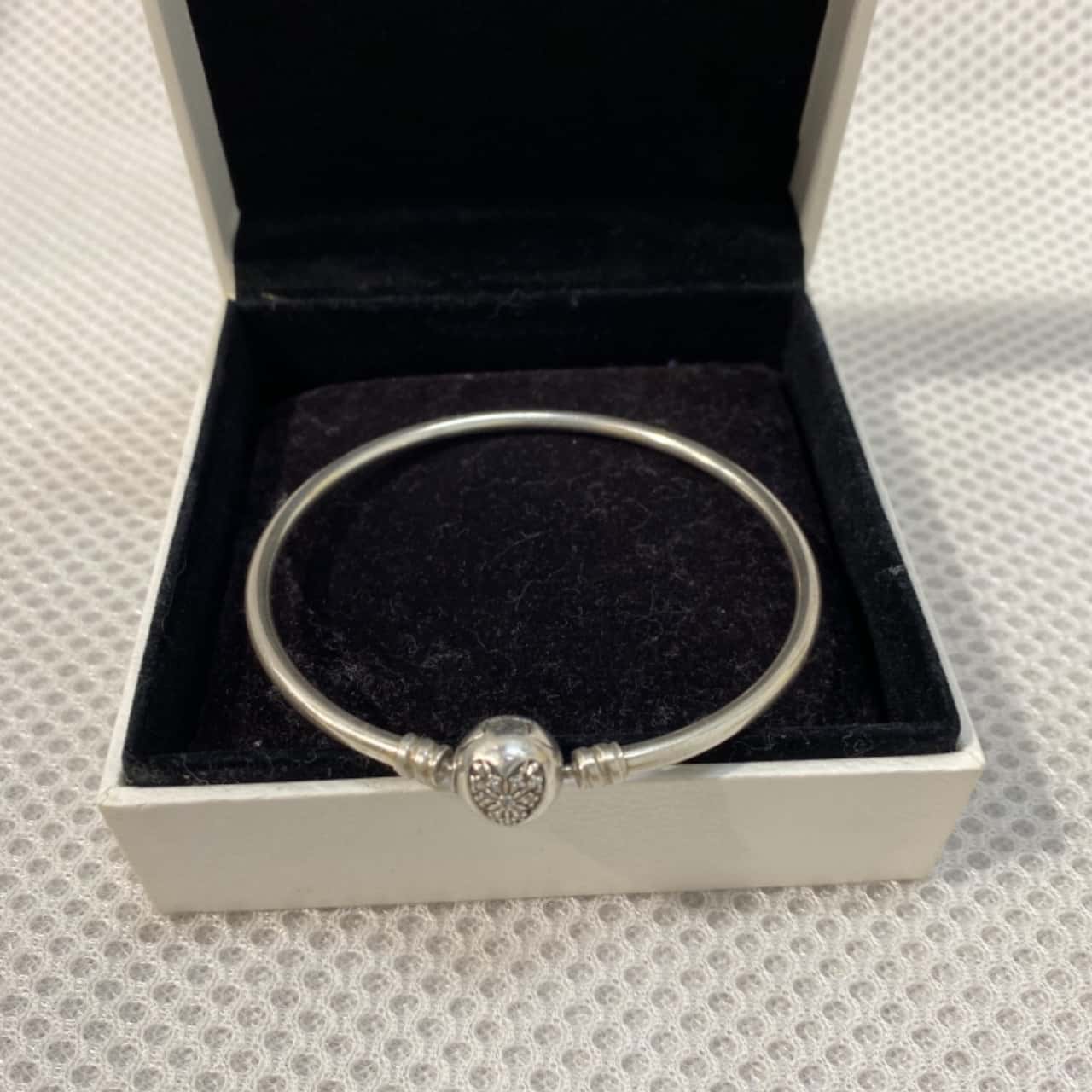 Pandora Womens Bracelets Silver love heart 7cm in diameter (s)