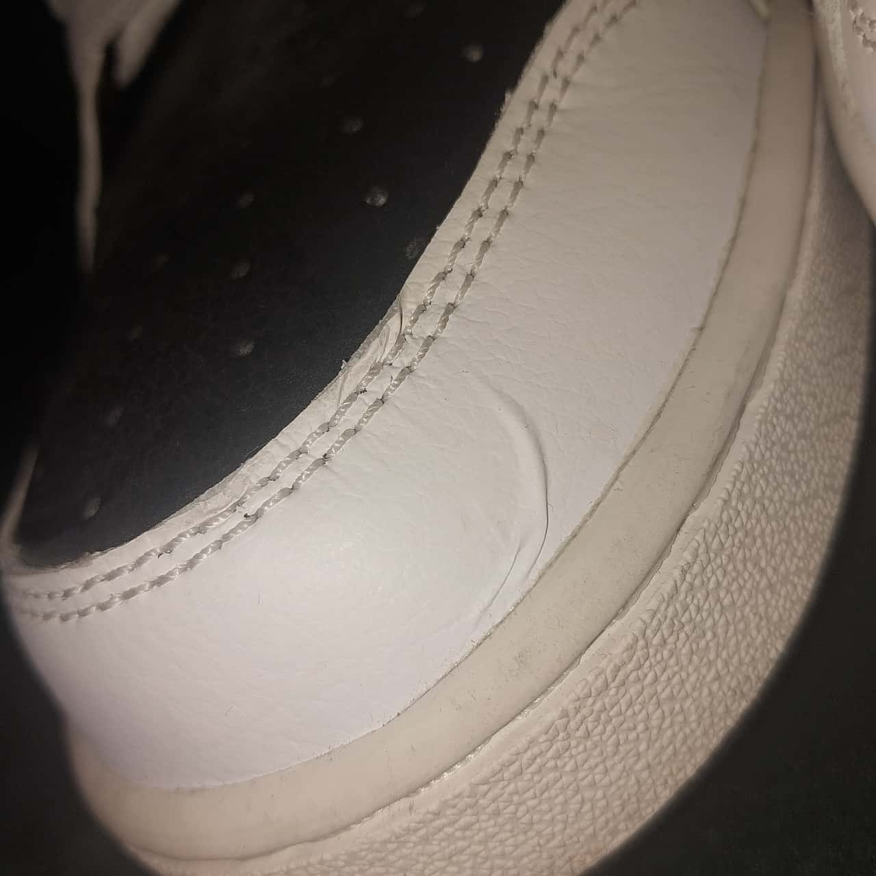 Mens Nike Backboard Mid-Top Shoes 2011 - EUC