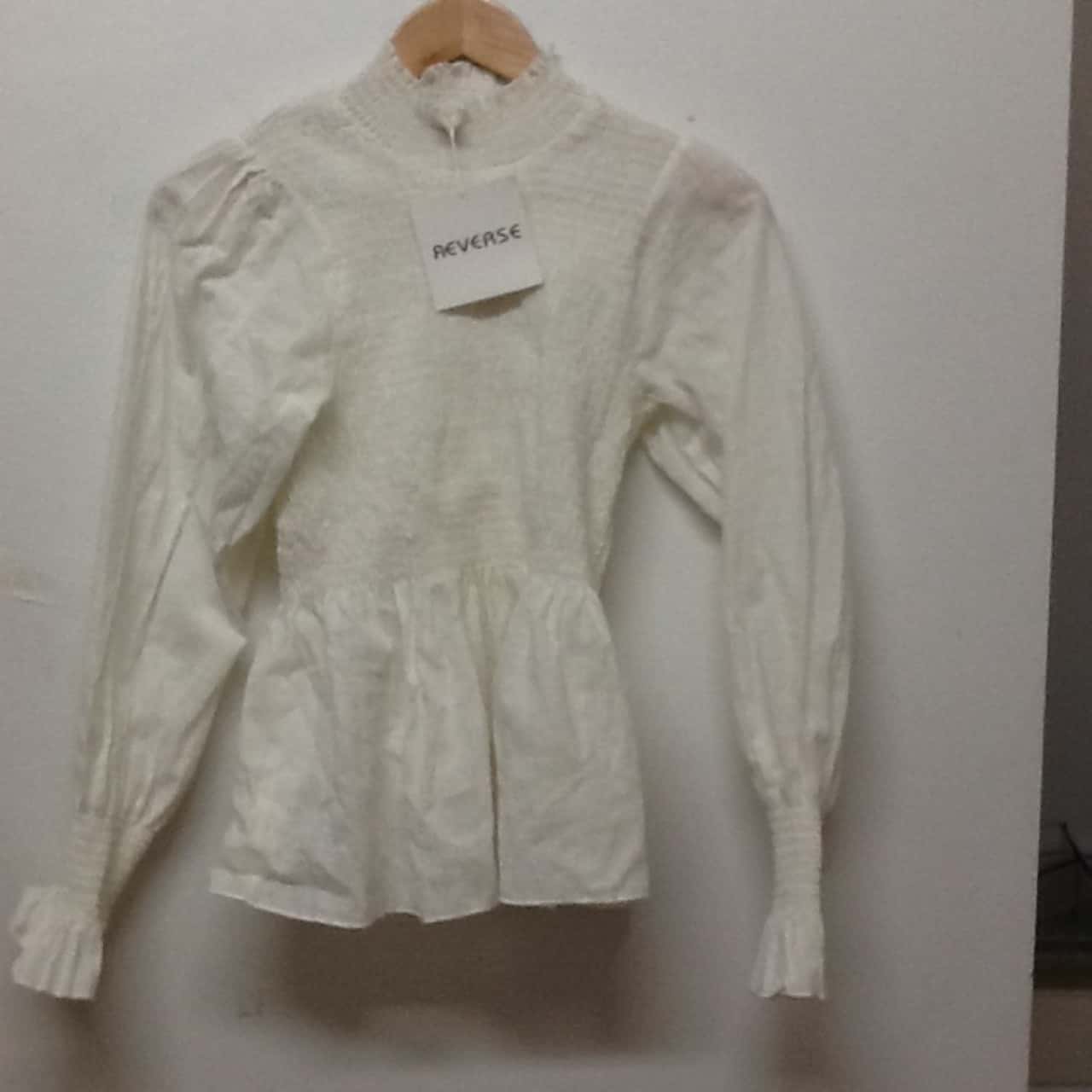 Womens Size L Long Sleeve White high neck top by reverse(s)