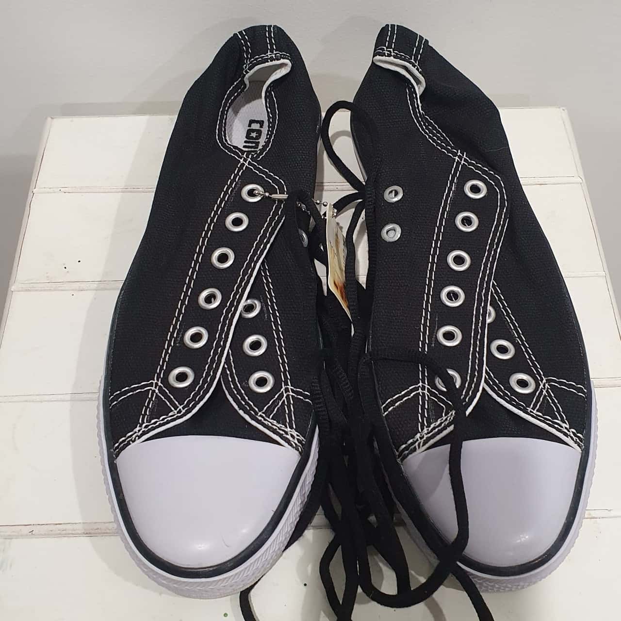 Converse Mens Size 40 Black (s)