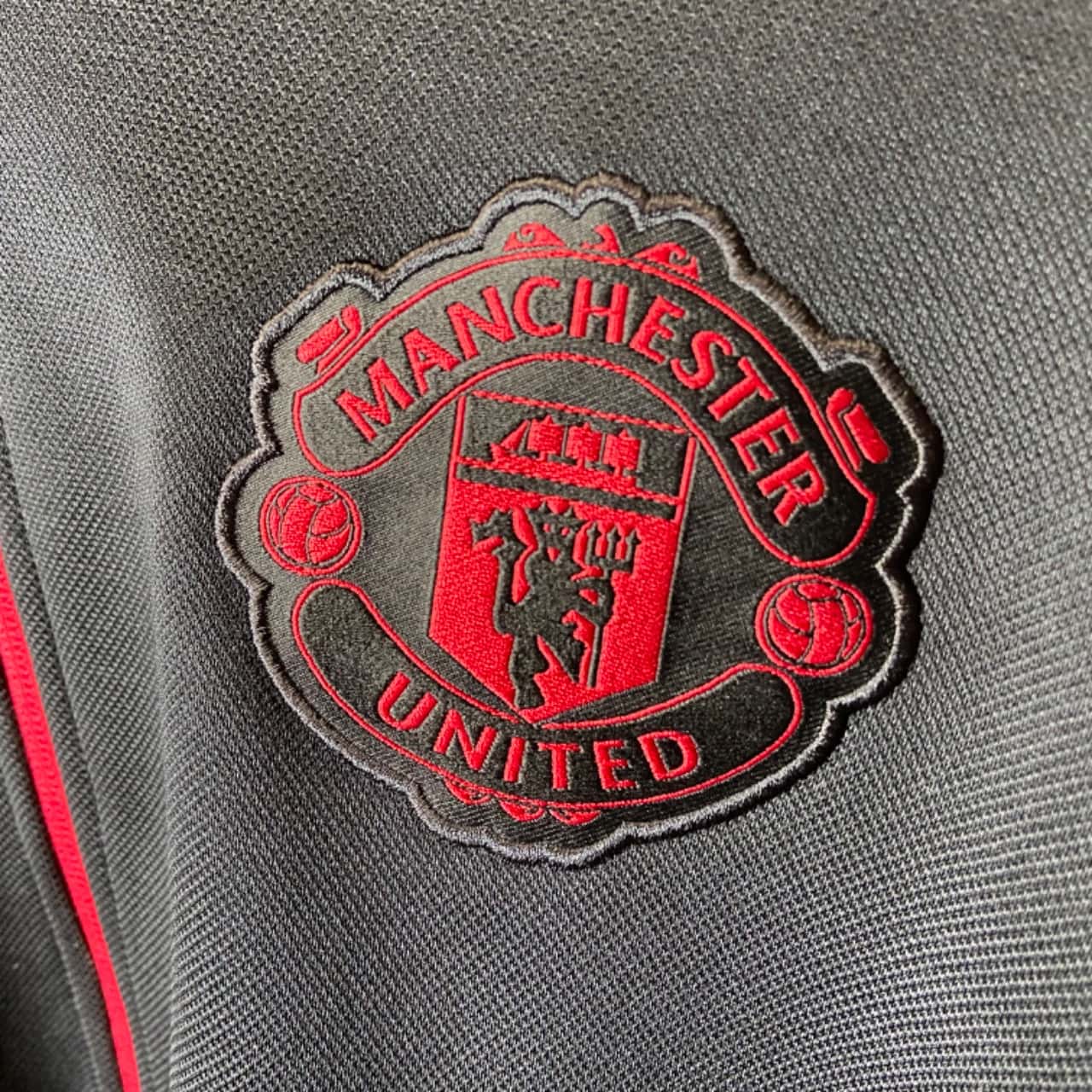 Adidas Mens Size L Manchester United Front Zipper Jumper Black / Red (s)