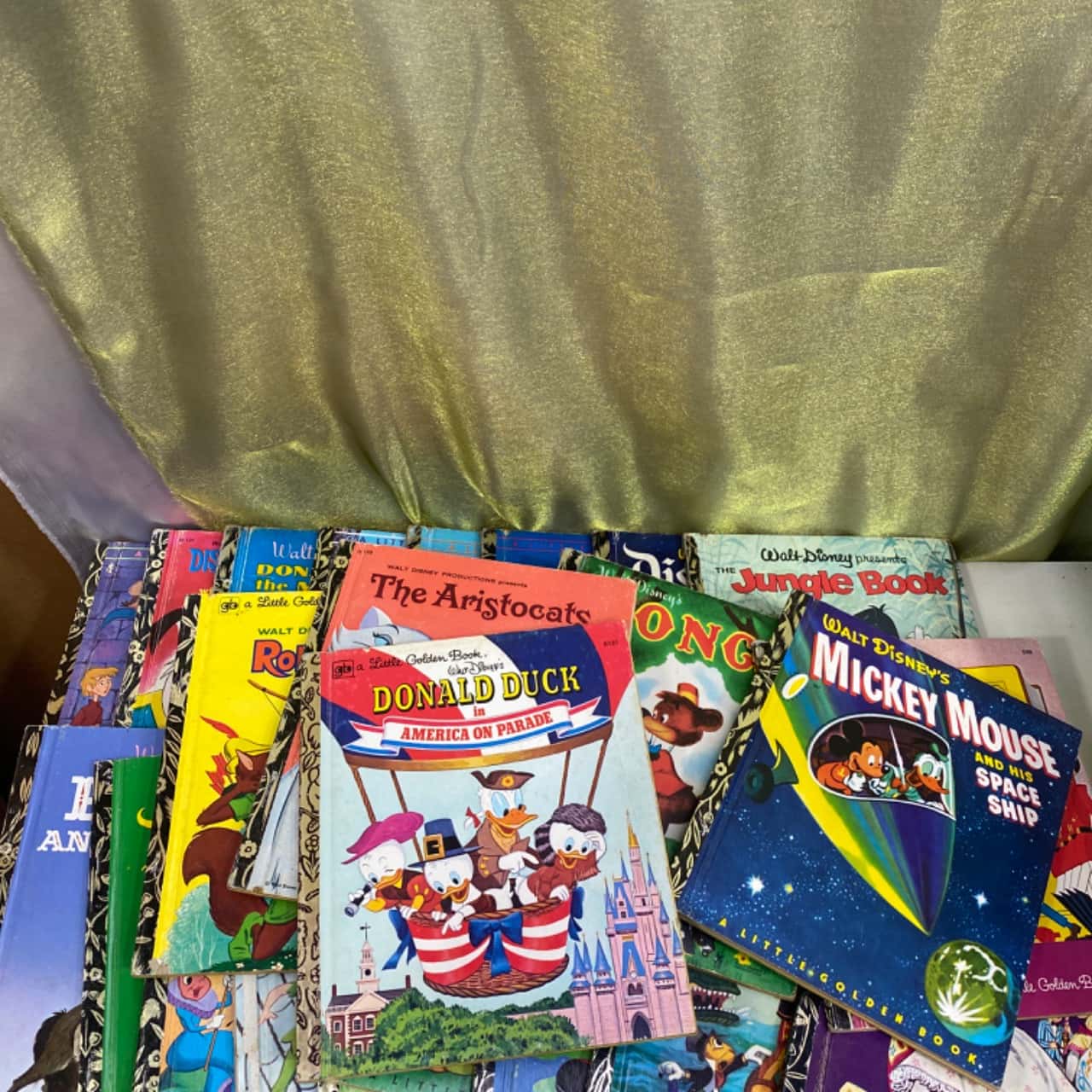 Assorted Disney Vintage golden books x22(s)