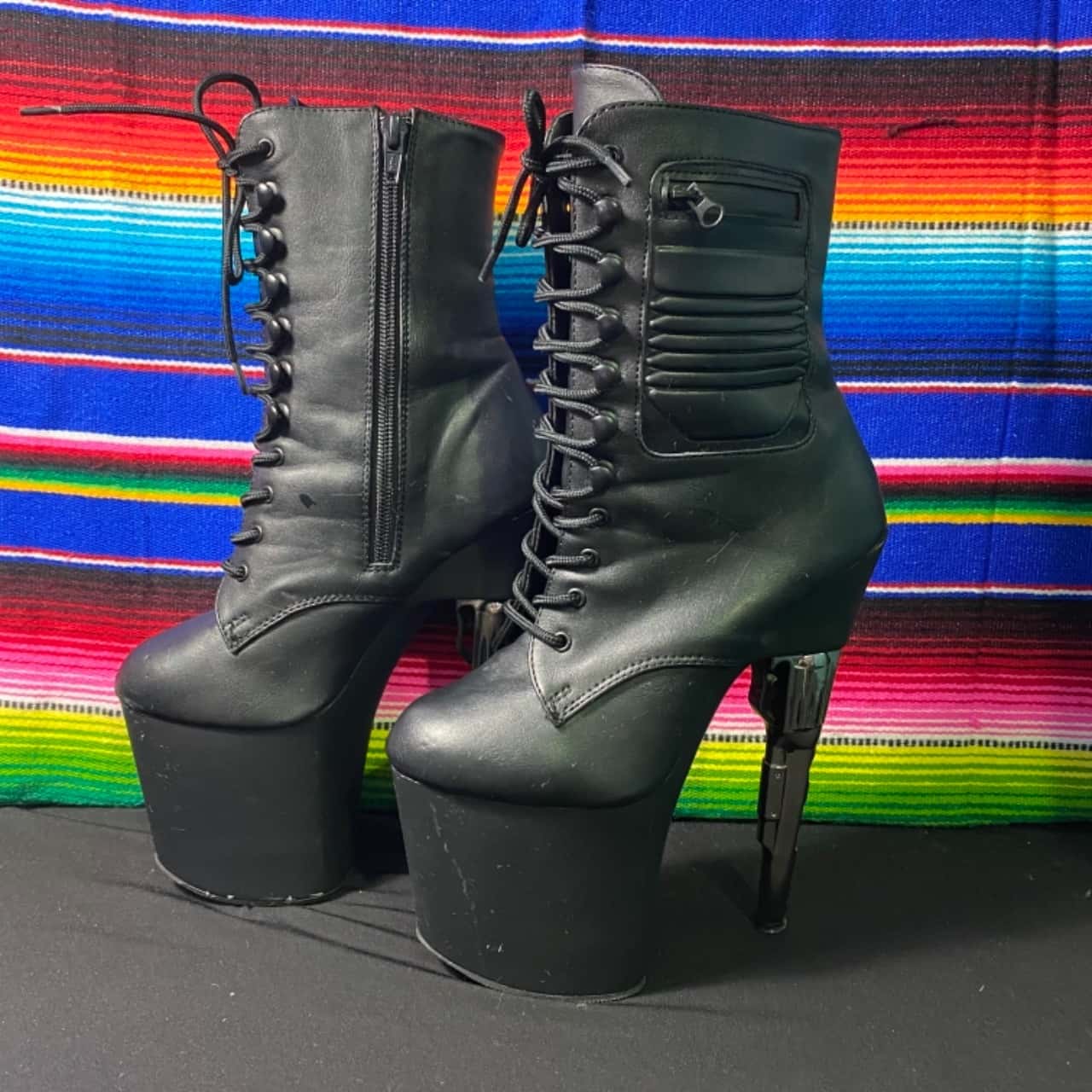 Pleaser Bondgirl Black Gun Heel size 6 (s)