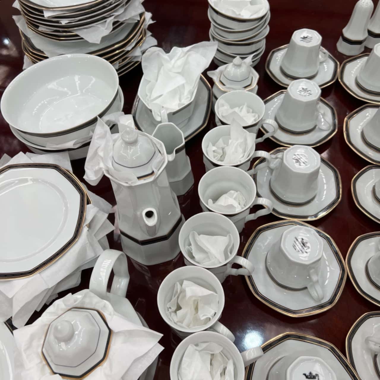 Christopher Stuart Fine China Dinner Set Pick Up Only!