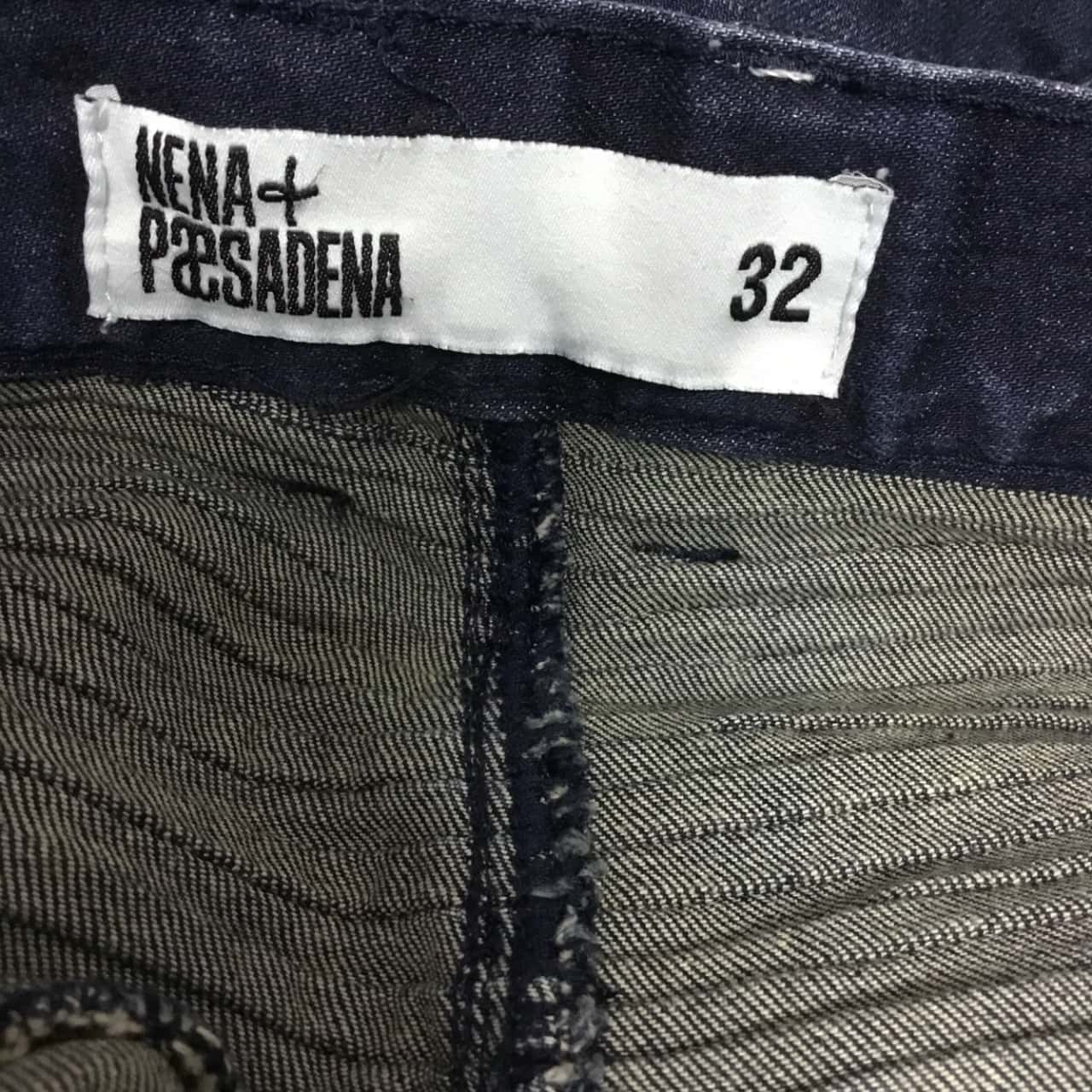 Nena & Pasadena Size 32 Tapered Jeans(s)