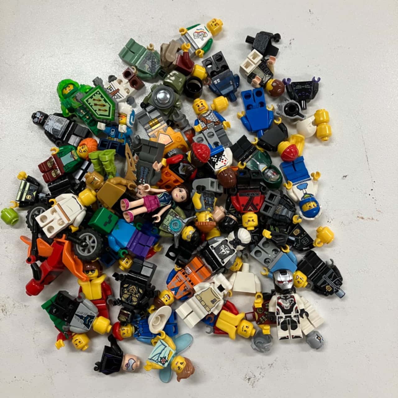 LEGO Assorted Mini Figure Heads/Parts (s)