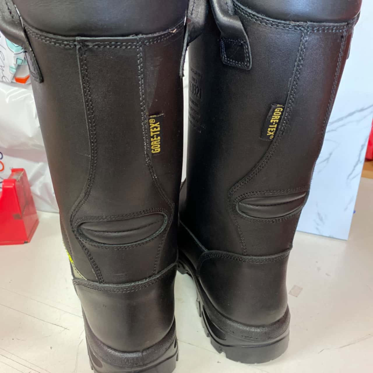 Oliath Poseidon Gore-Tex DDR Fire and Rescue boots Size 9 (s)