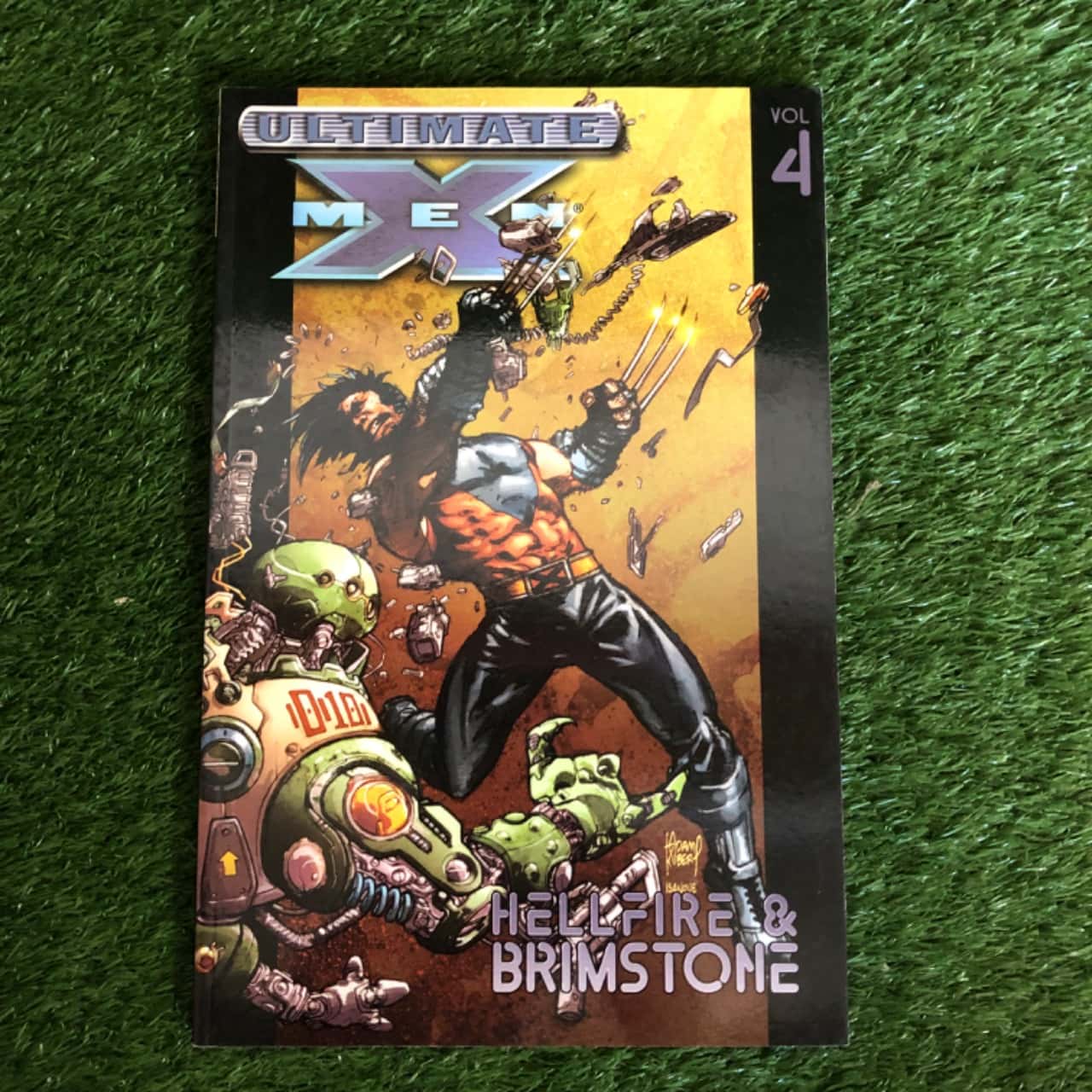 Ultimate X-men Vol. 4: Hellfire & Brimstone by Robert Kirkman (Graphic Novel)(s)