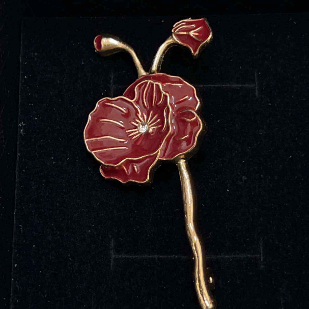 Womens Brooch gold, and red poppy brooch (b7)(s)
