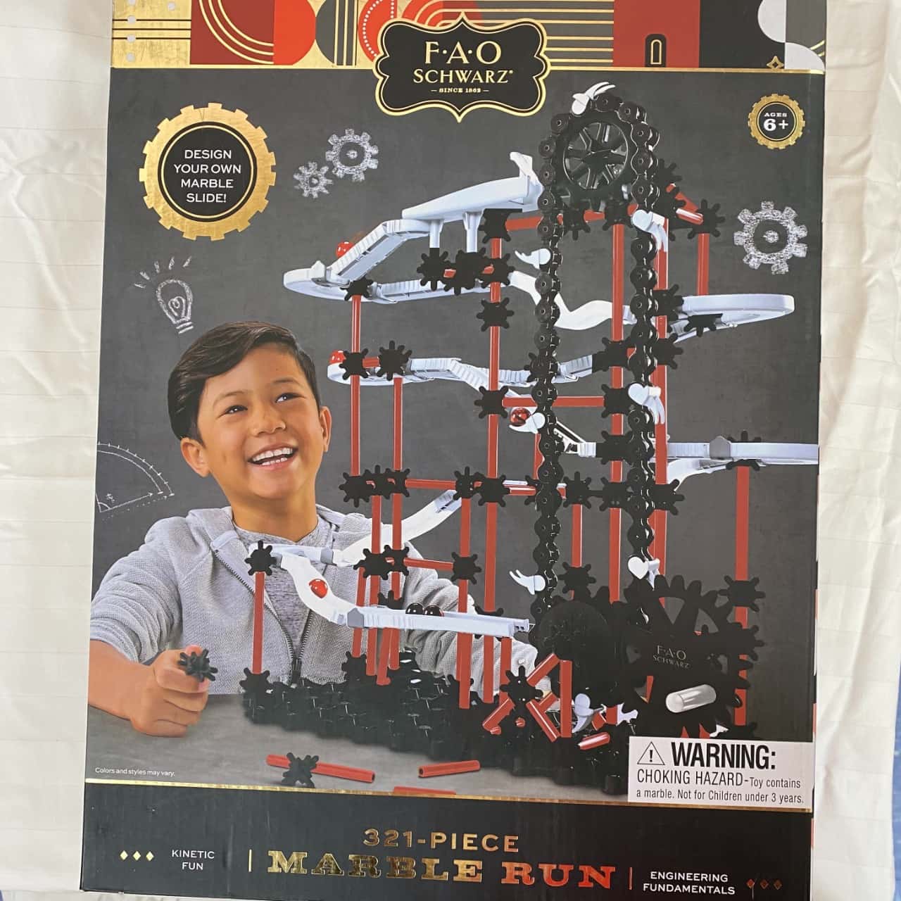 F.A.O. SCHWARZ 321 piece Marble Run