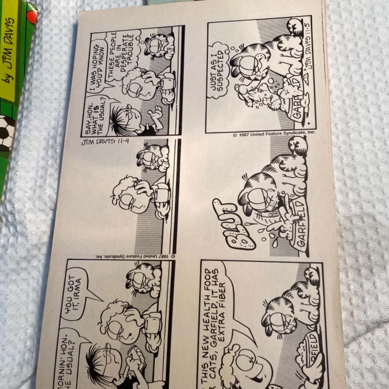 Garfield original Jim Davis comics from 85 to 89 4x bulk bundle (s)