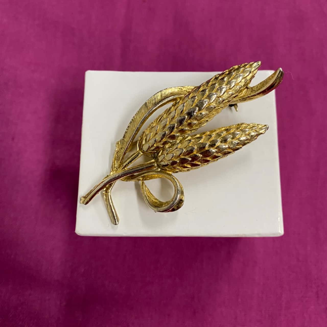Womens Vintage Gold Tone Wheat Brooch(s)