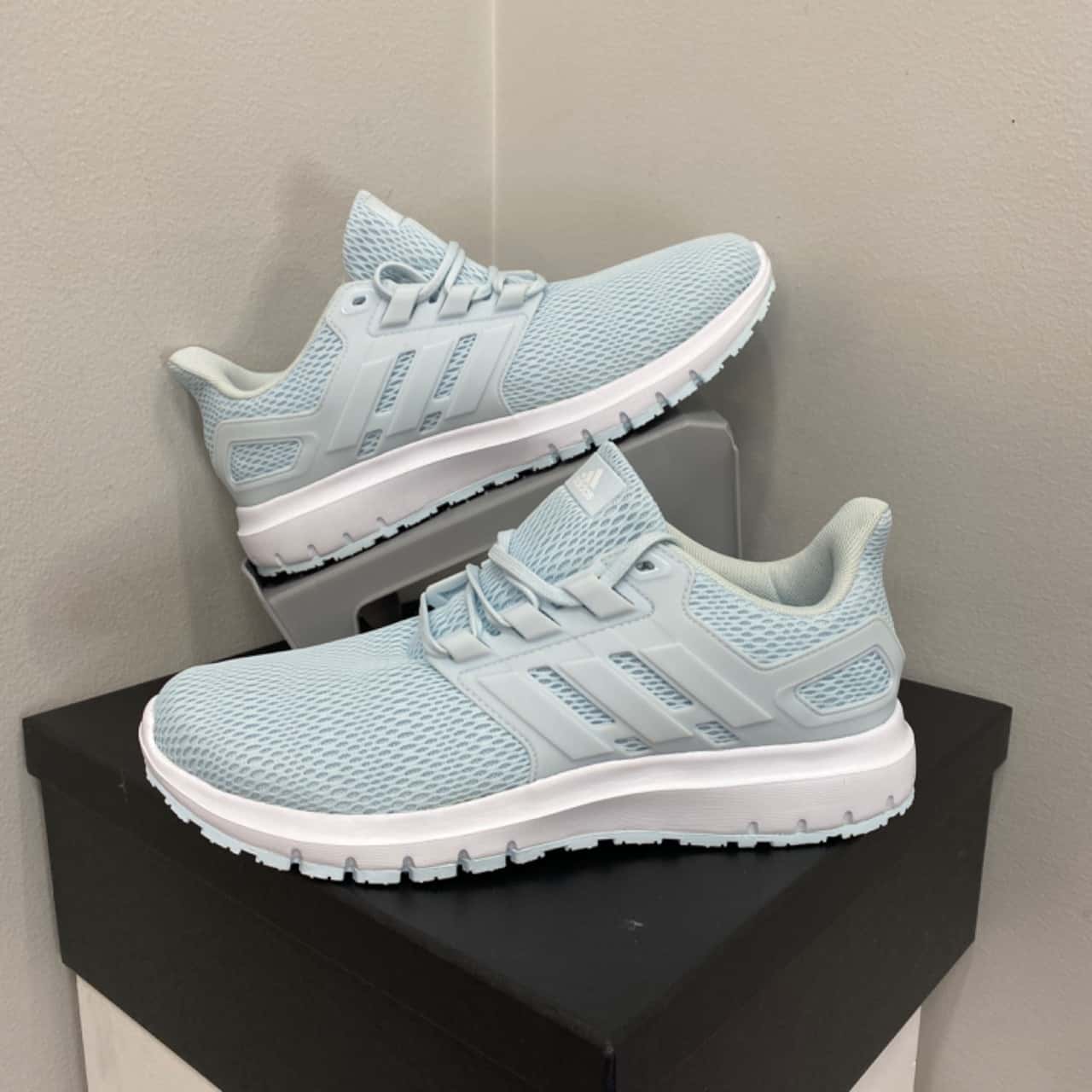 Adidas Womens Ultimashow Size 10 Blue (s)