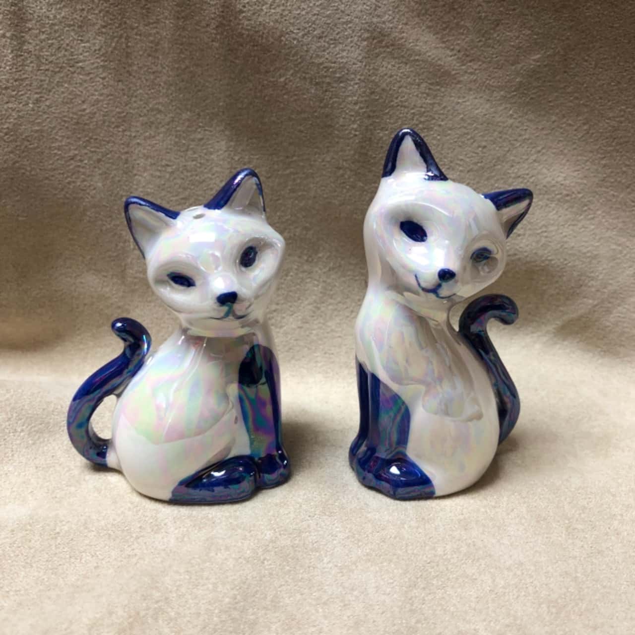 Vintage Iridescent Cat Salt & Pepper Shakers(s)