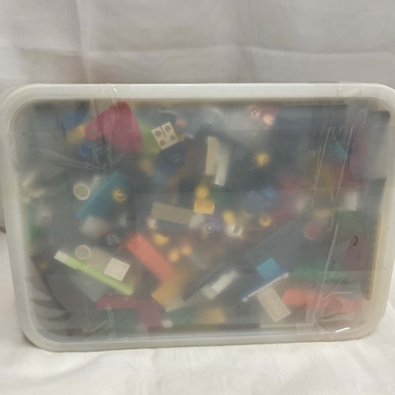 Assorted Box of Legos 1.5kgs Mixed (s)